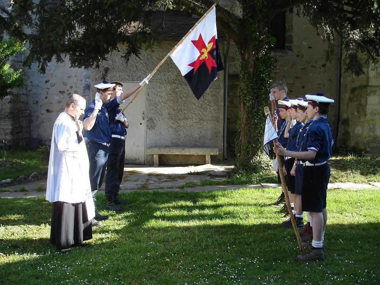 C.E.R.E.M.O.N.I.E. : 9 lettres pour une cérémonie réussie — LaToileScoute